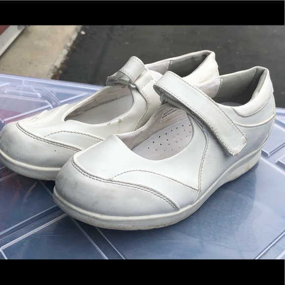 angle steps | Shoes | Angle Steps White Leather Vegro Sneakers Size 7w ...